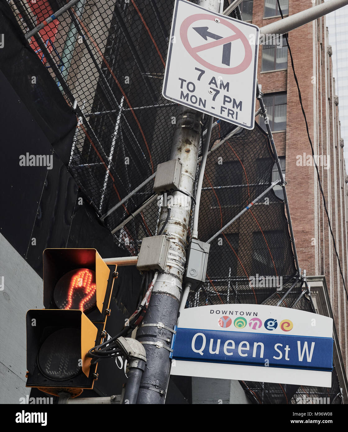 Stop hand signal hi-res stock photography and images - Alamy