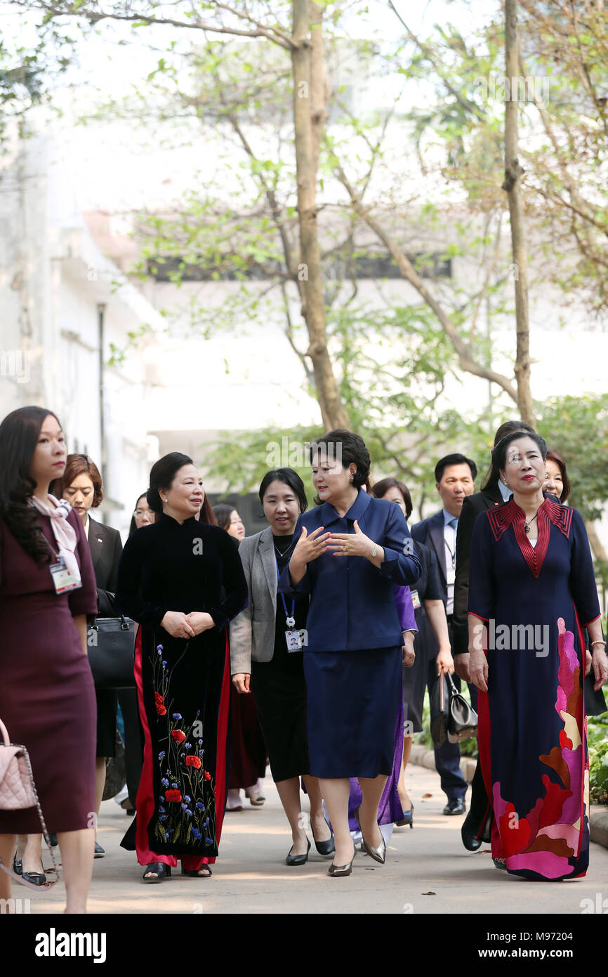 Hanoi, Vietnam. 23rd Mar, 2018. First ladies of S. Korea, Vietnam meet South Korean first lady ...
