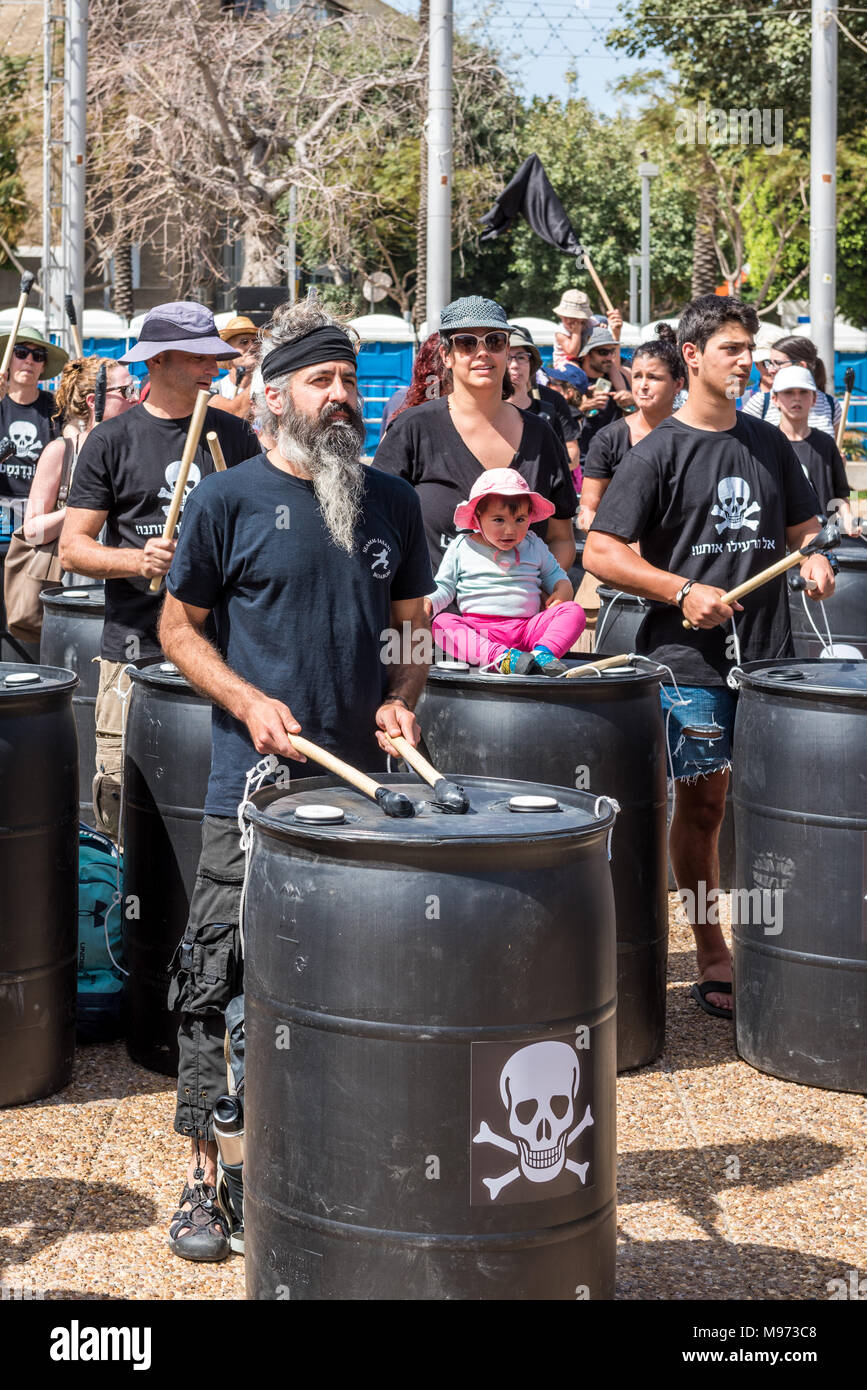 Israel, Tel Aviv-Yafo - 23 March 2018: Demonstration on Kikar Rabin ...