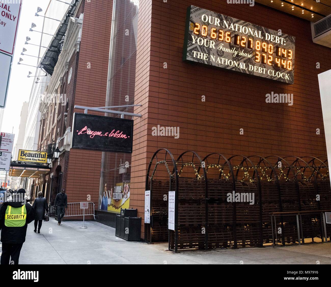 National debt clock new york hi-res stock photography and images - Alamy