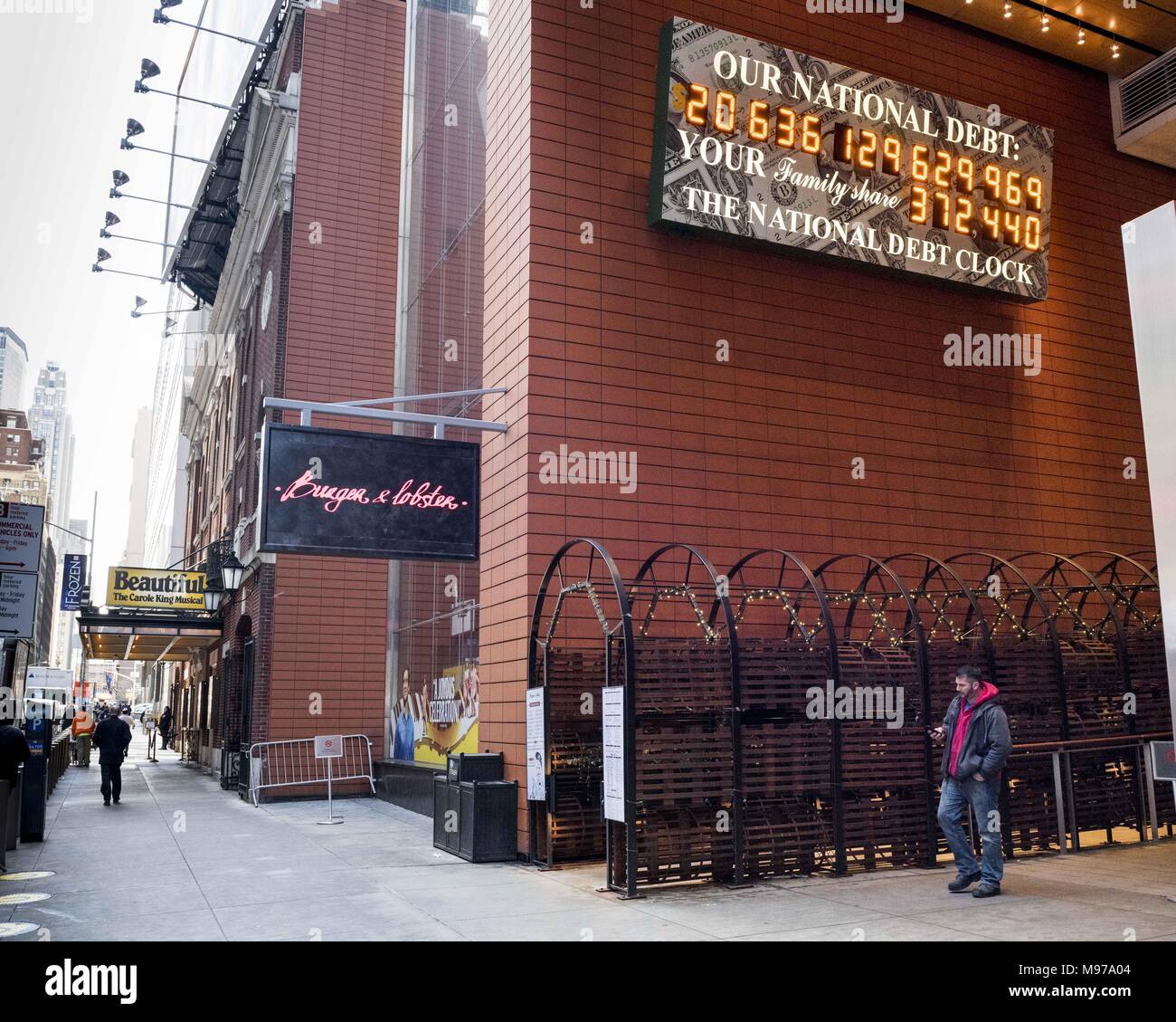 National debt clock new york hi-res stock photography and images - Alamy