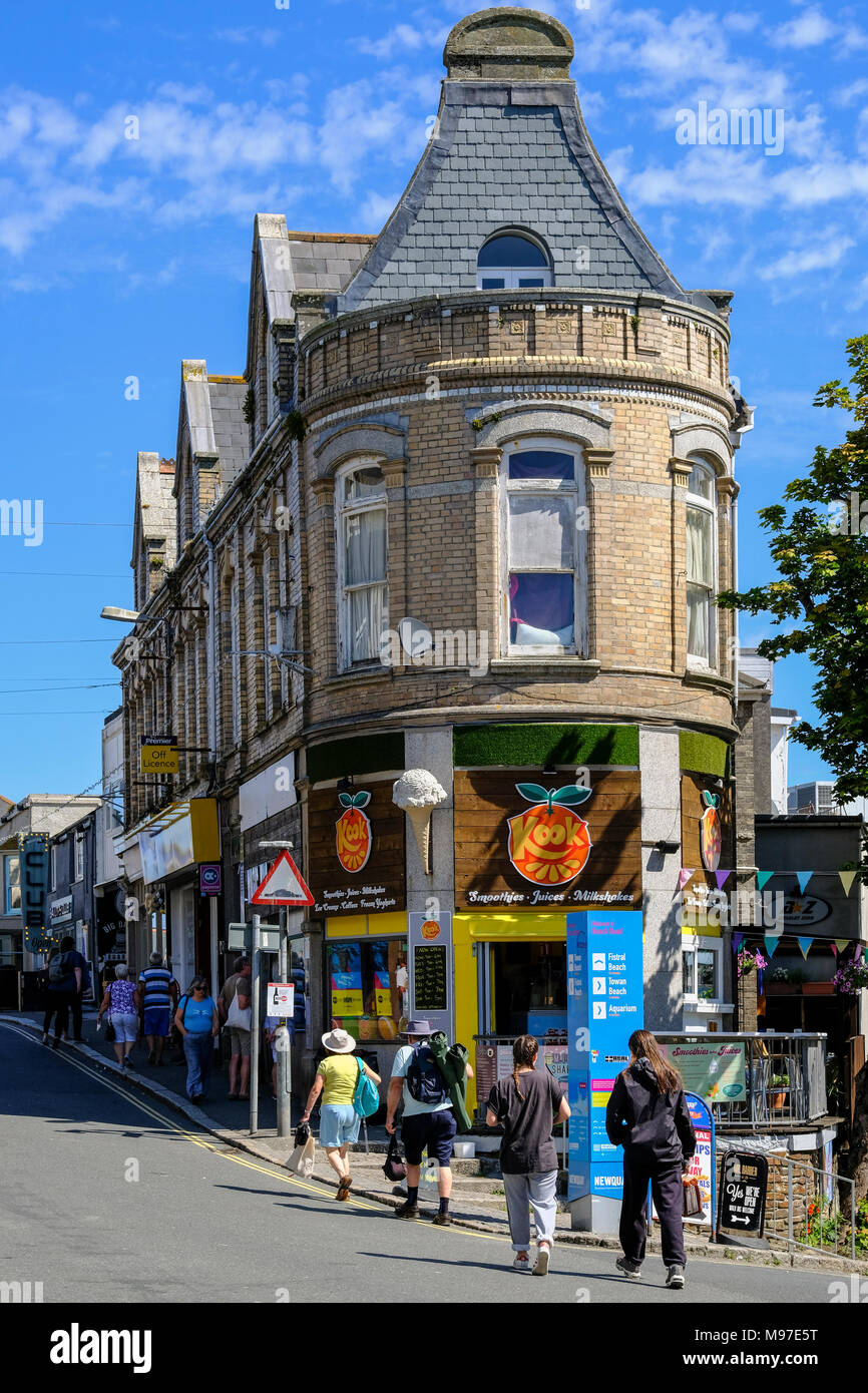 Shops in Newquay Cornwall Stock Photo - Alamy