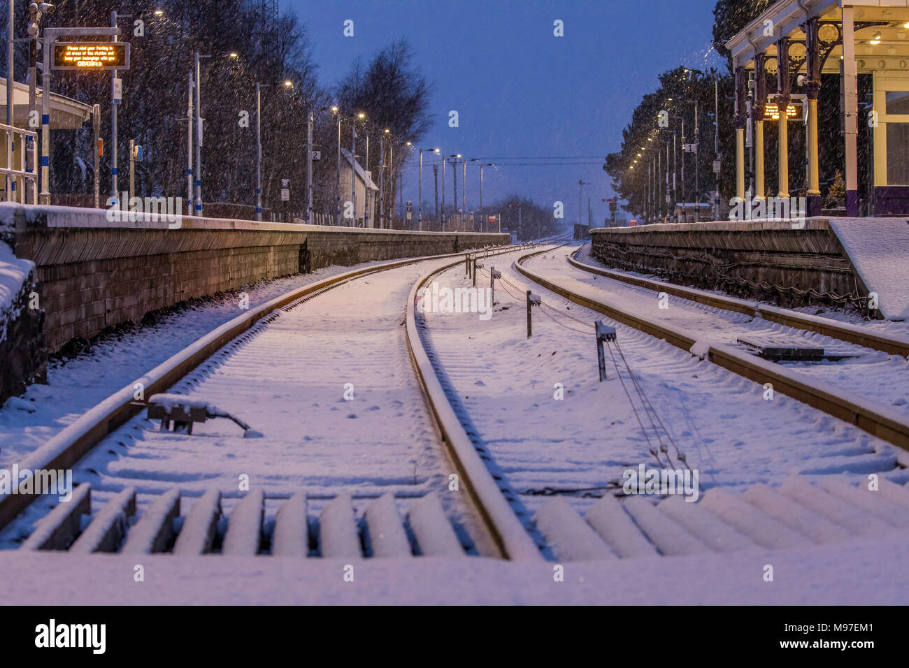 Inverness train station hi-res stock photography and images - Alamy