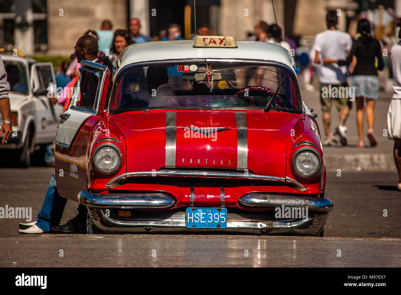 1957 chevrolet taxi in havana hi-res stock photography and images - Alamy