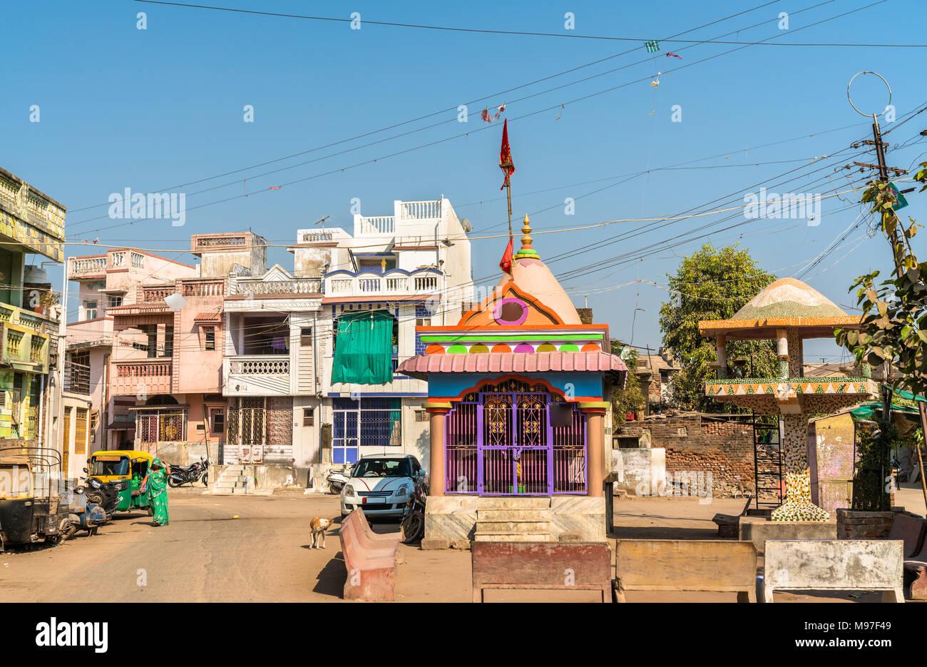 Small hindu temple hi-res stock photography and images - Alamy