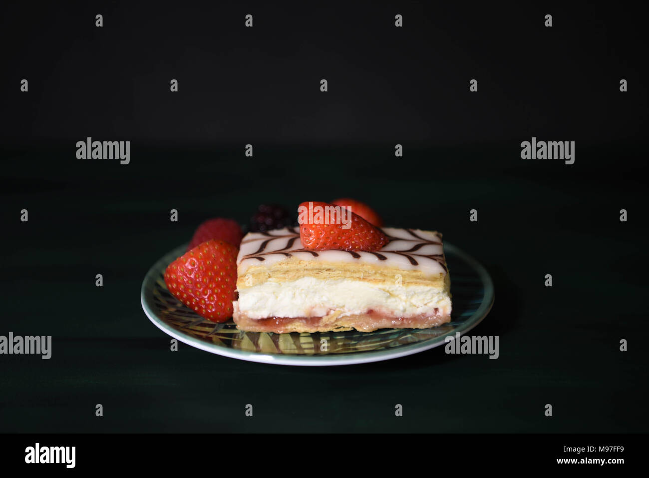Cream slice fruit hi-res stock photography and images - Alamy