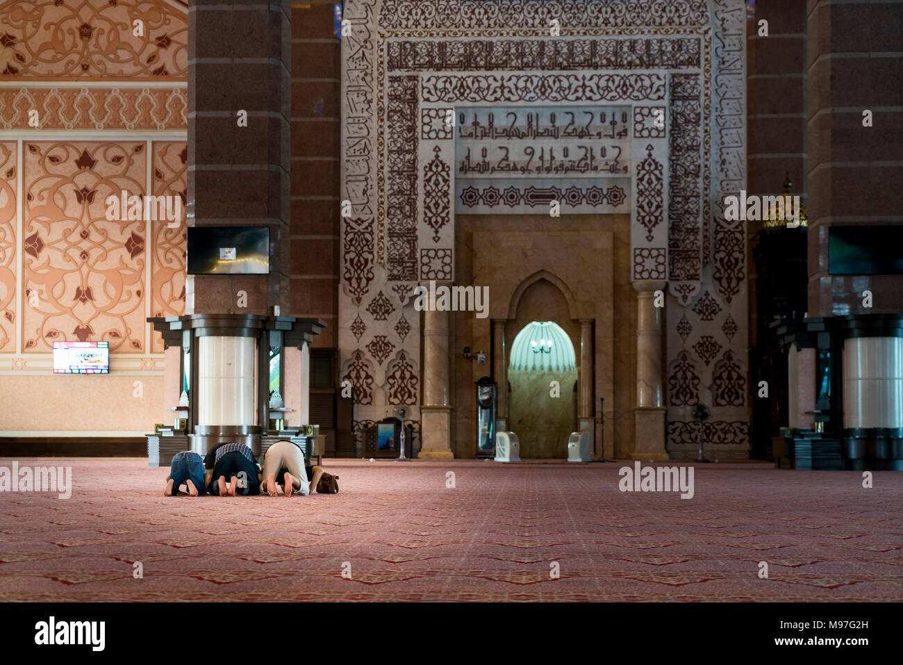 People muslim praying religion hi-res stock photography and images - Alamy