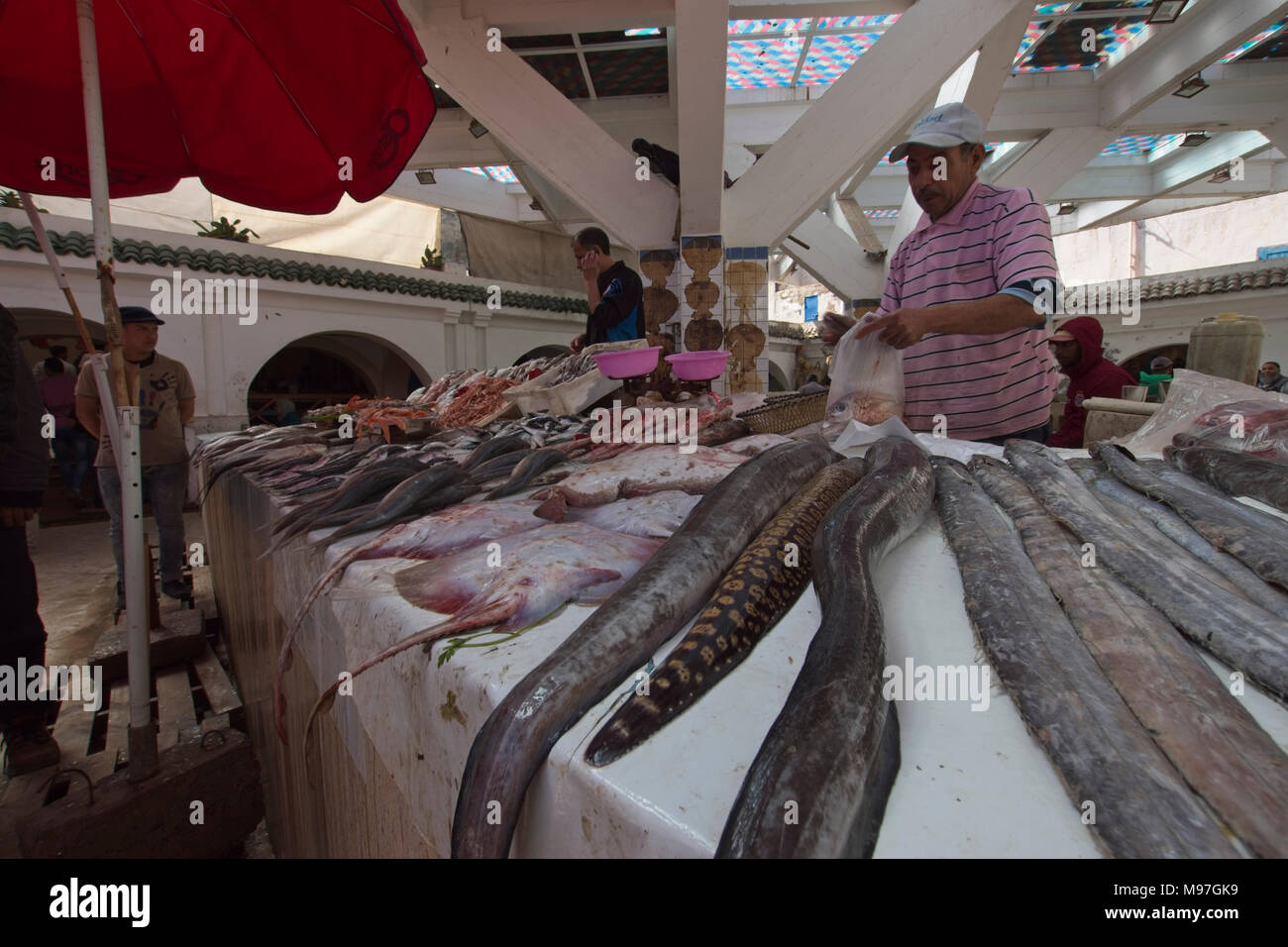 Fresh fish for sale laid out on slab Stock Photo - Alamy