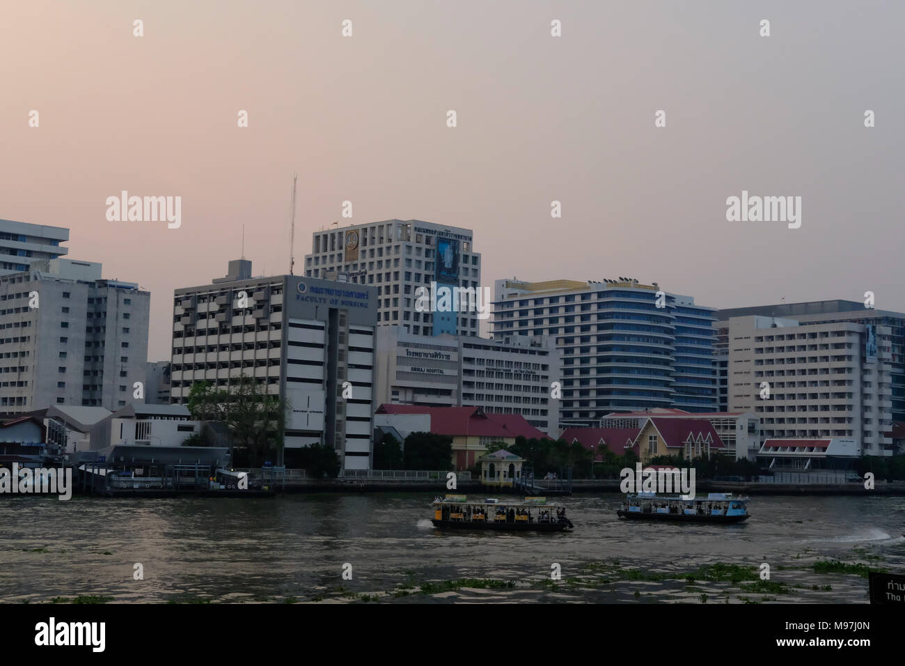 Siriraj hospital bangkok thailand hi-res stock photography and images ...