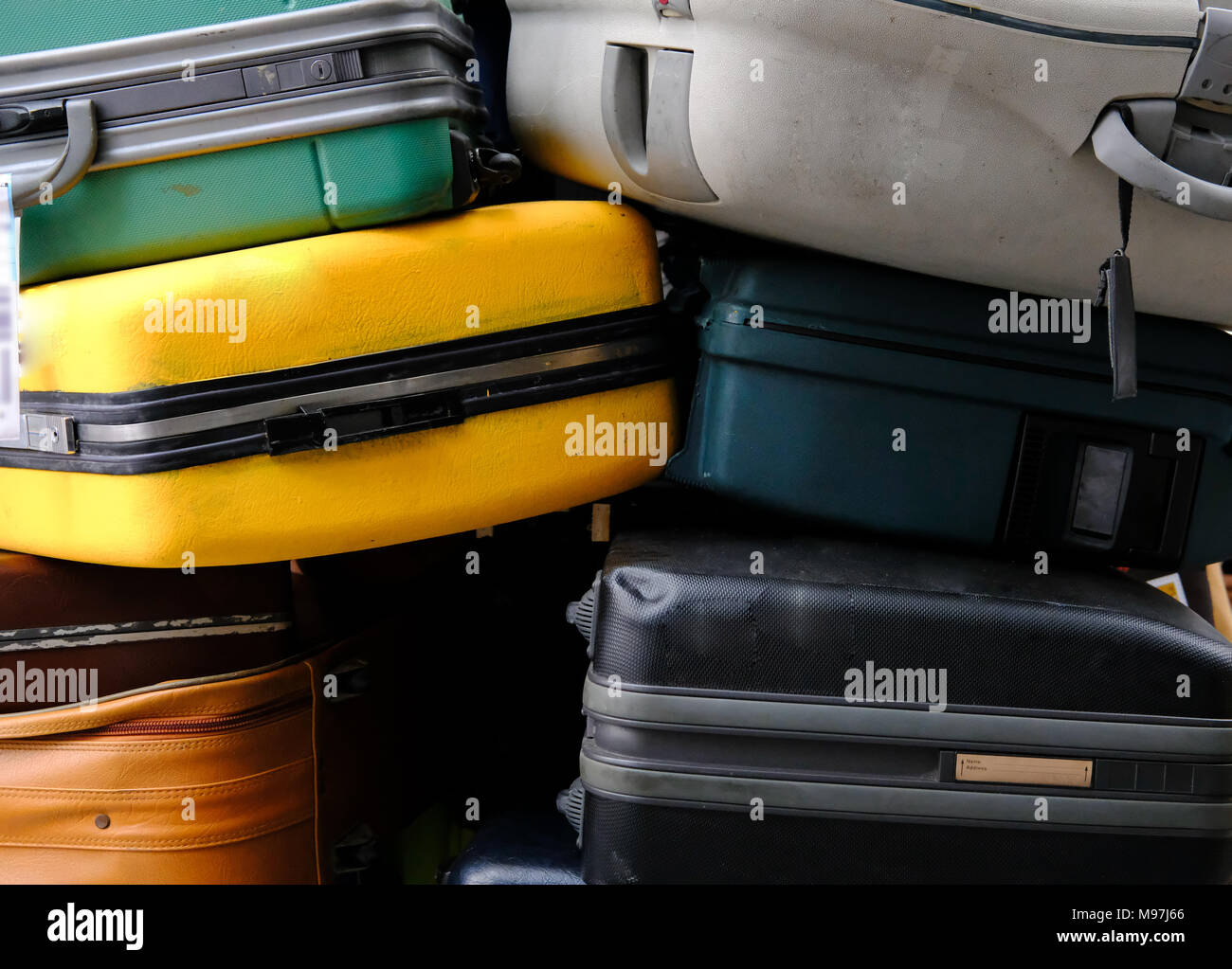 Pile of luggage hi-res stock photography and images - Alamy