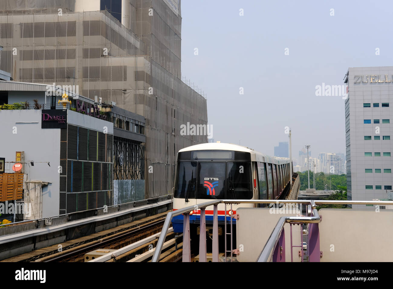 Sala daeng hi-res stock photography and images - Alamy