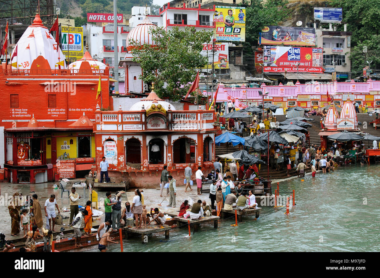Ganga ghat temple hi-res stock photography and images - Alamy