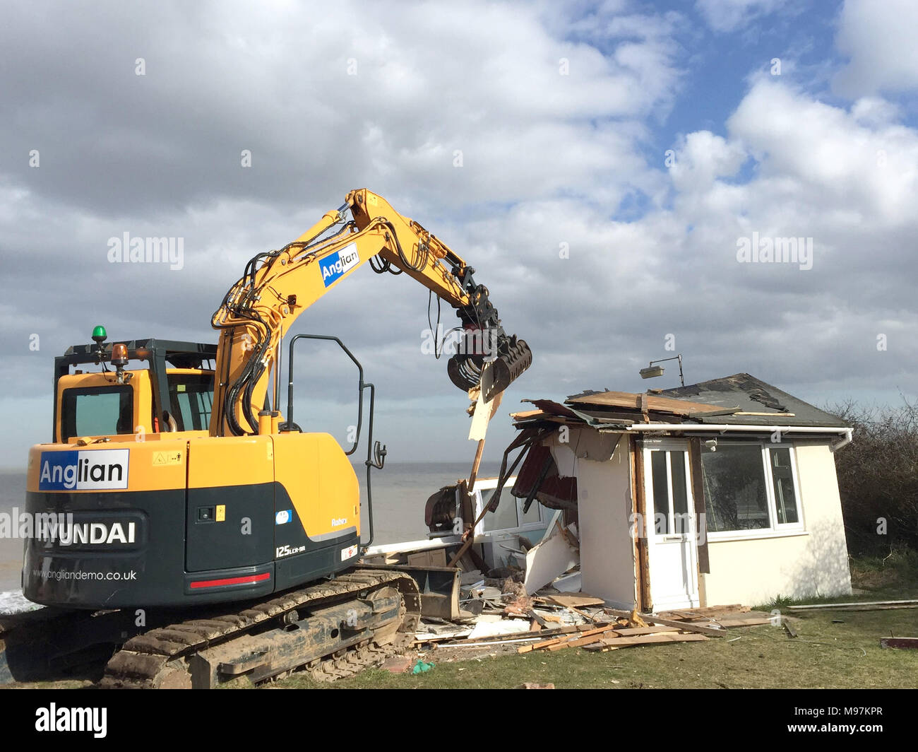 Teetering on the edge hi-res stock photography and images - Alamy