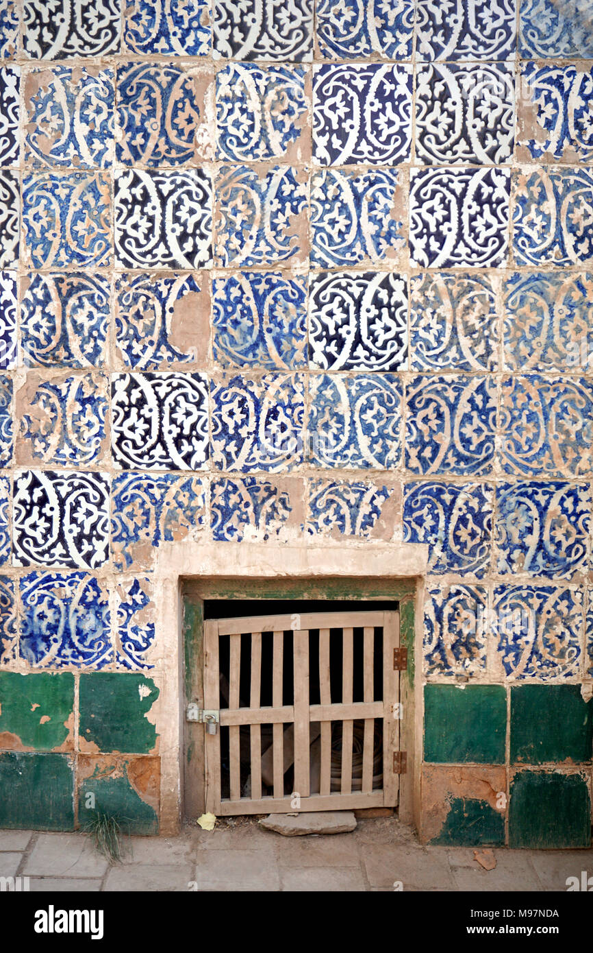 Mausoleum and tomb of Apak Hoja, with colorful glazed tiles in Kashgar ...