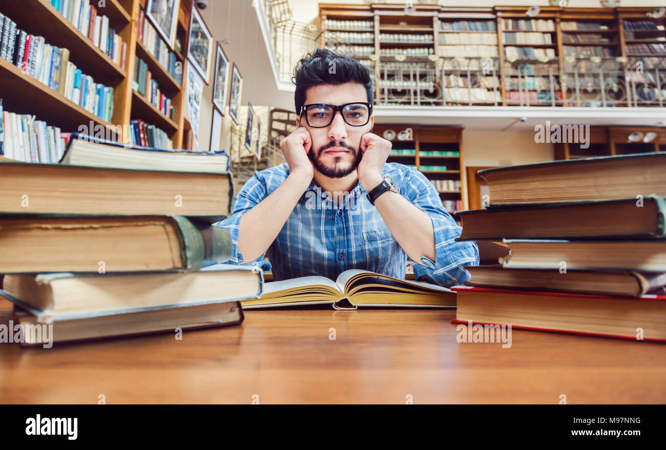 English student university book hi-res stock photography and images - Alamy