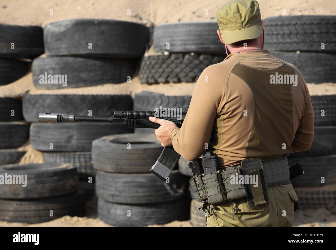 Gunhand hi-res stock photography and images - Alamy