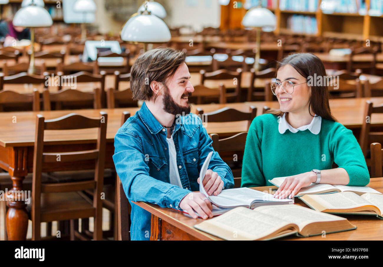 Pairwork hi-res stock photography and images - Alamy