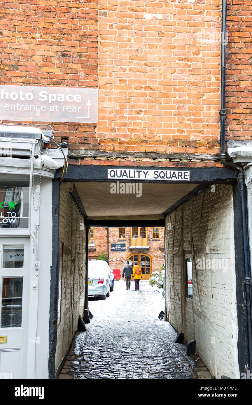 Quality square hi-res stock photography and images - Alamy