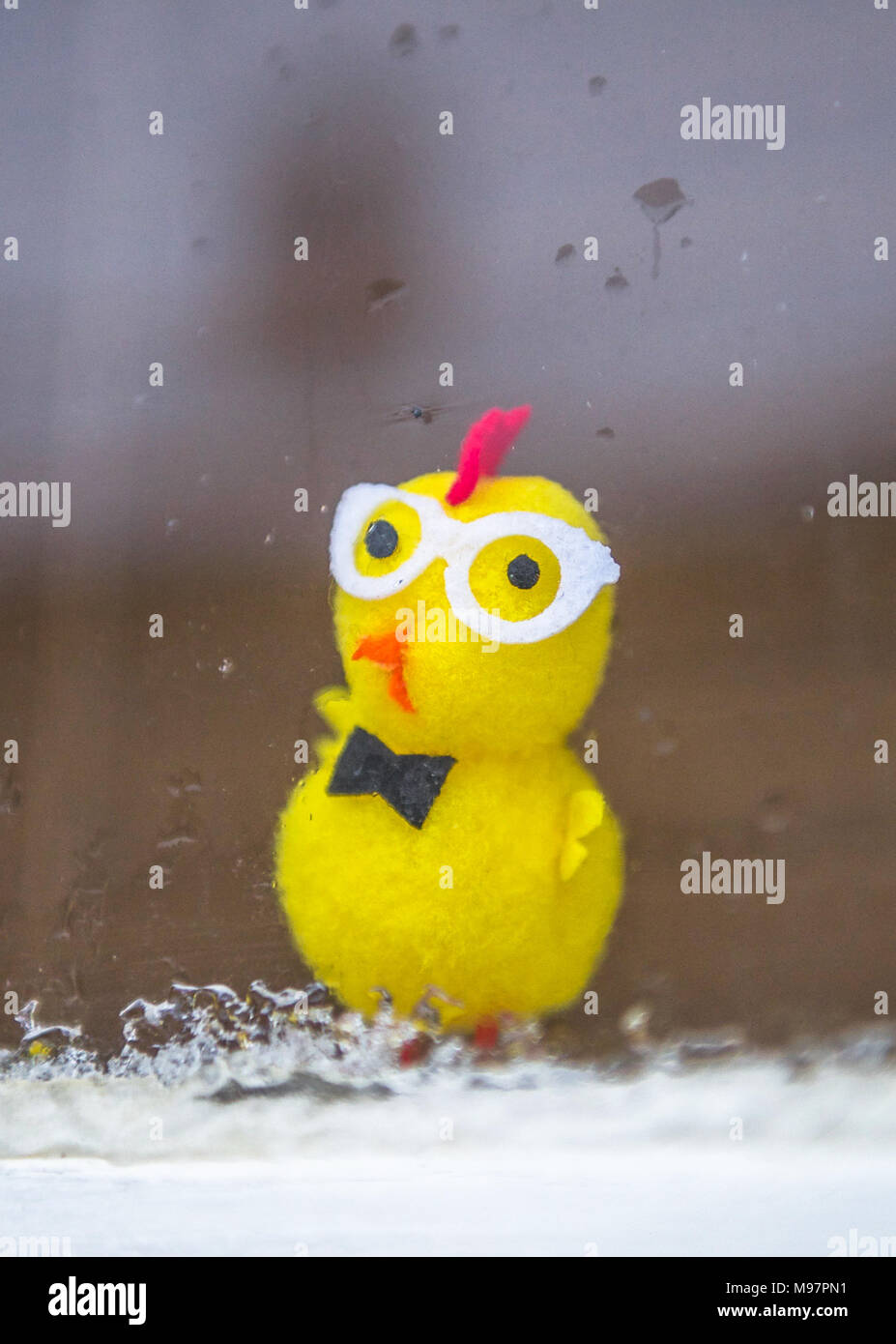 White window in yellow hi-res stock photography and images - Alamy