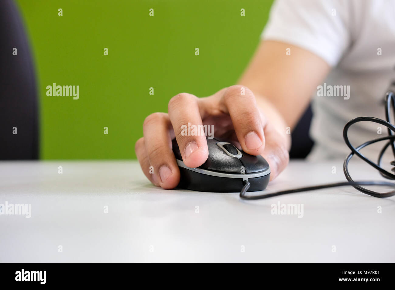 Man holding computer mouse hi-res stock photography and images - Alamy