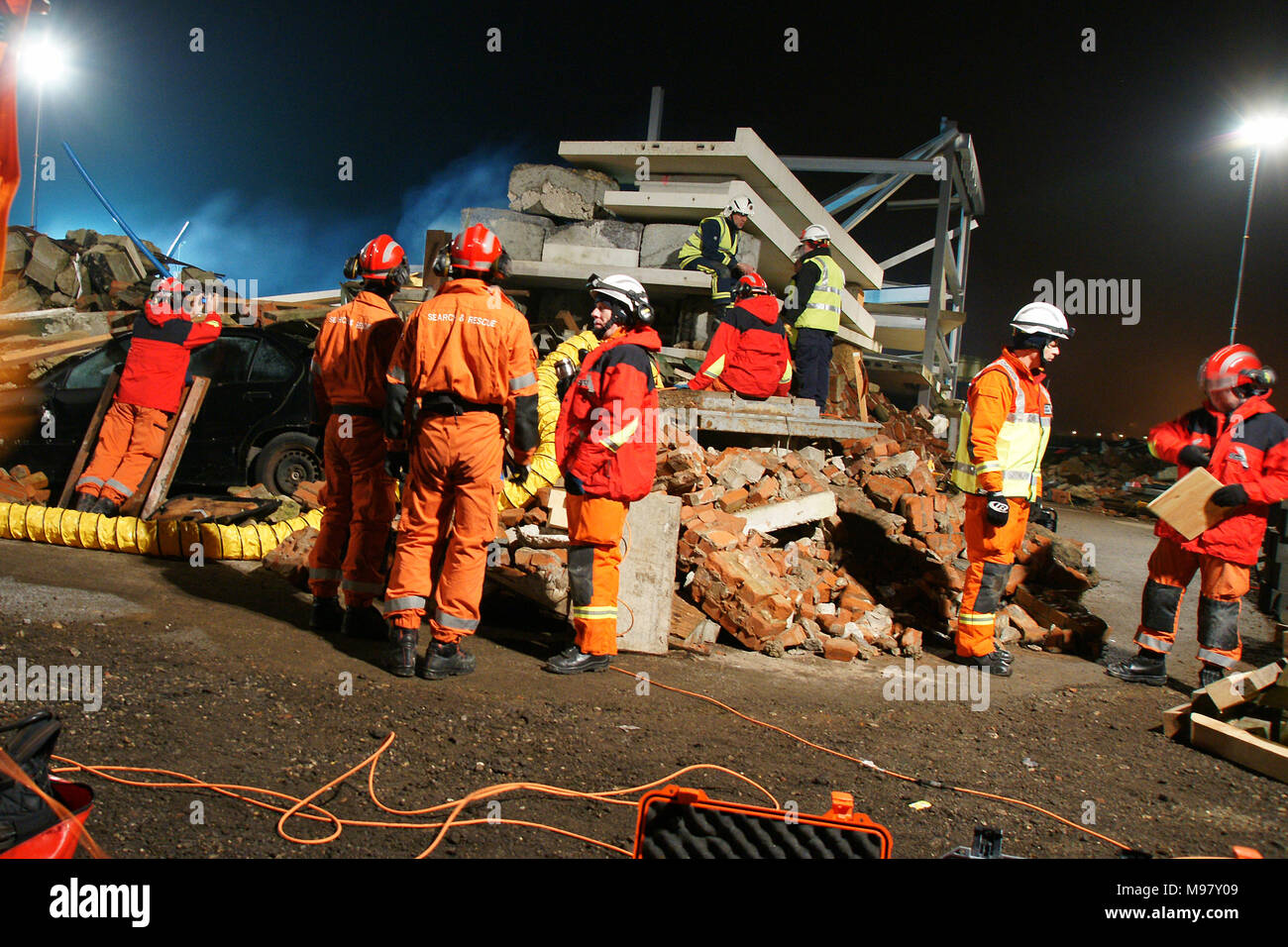 Rescue team hi-res stock photography and images - Alamy