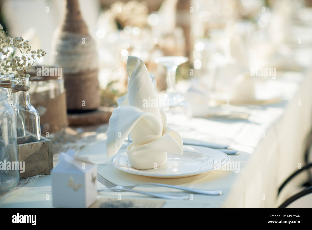 Beautiful table settings for your wedding Stock Photo - Alamy