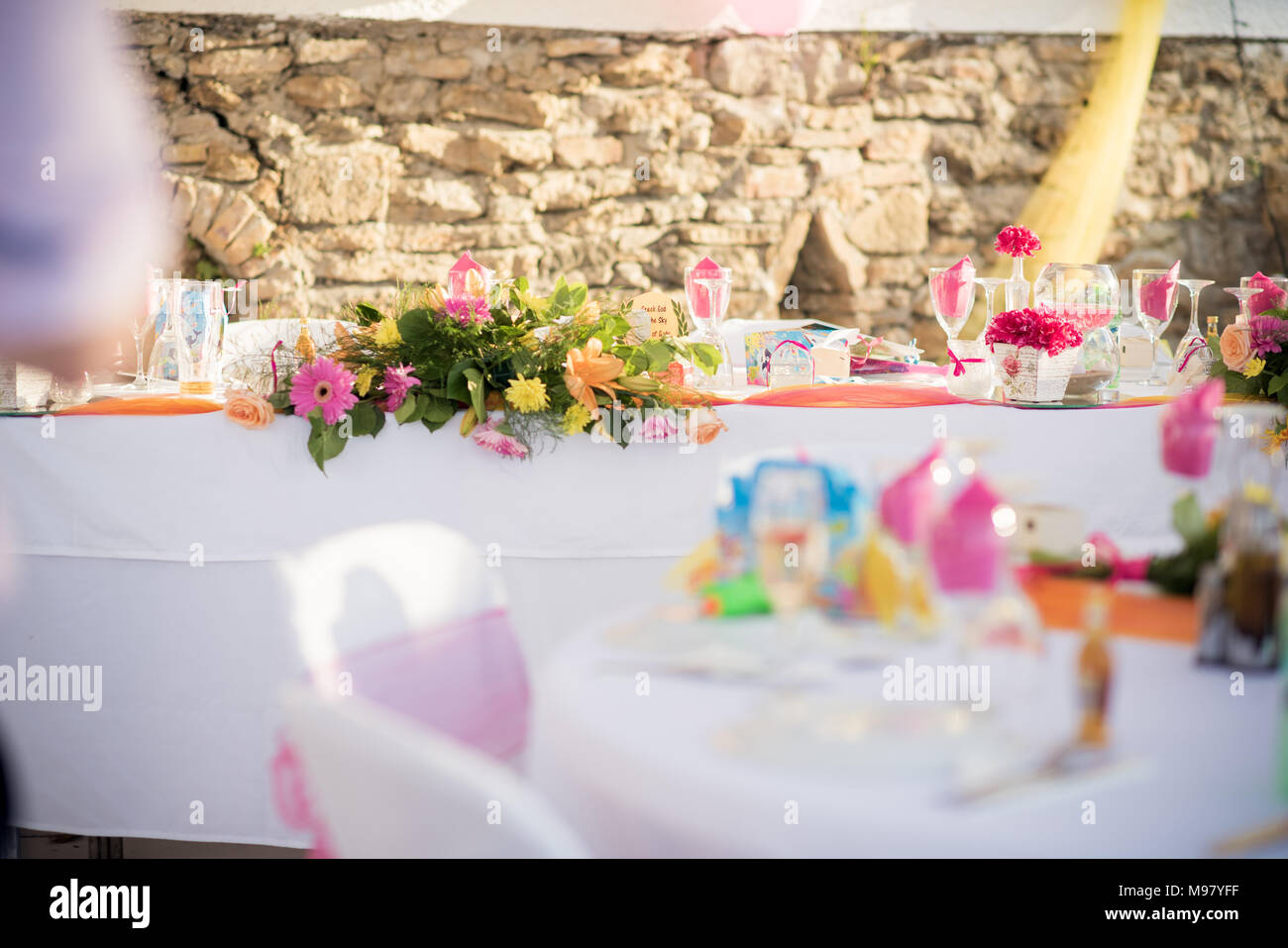 Beautiful table settings for your wedding Stock Photo - Alamy