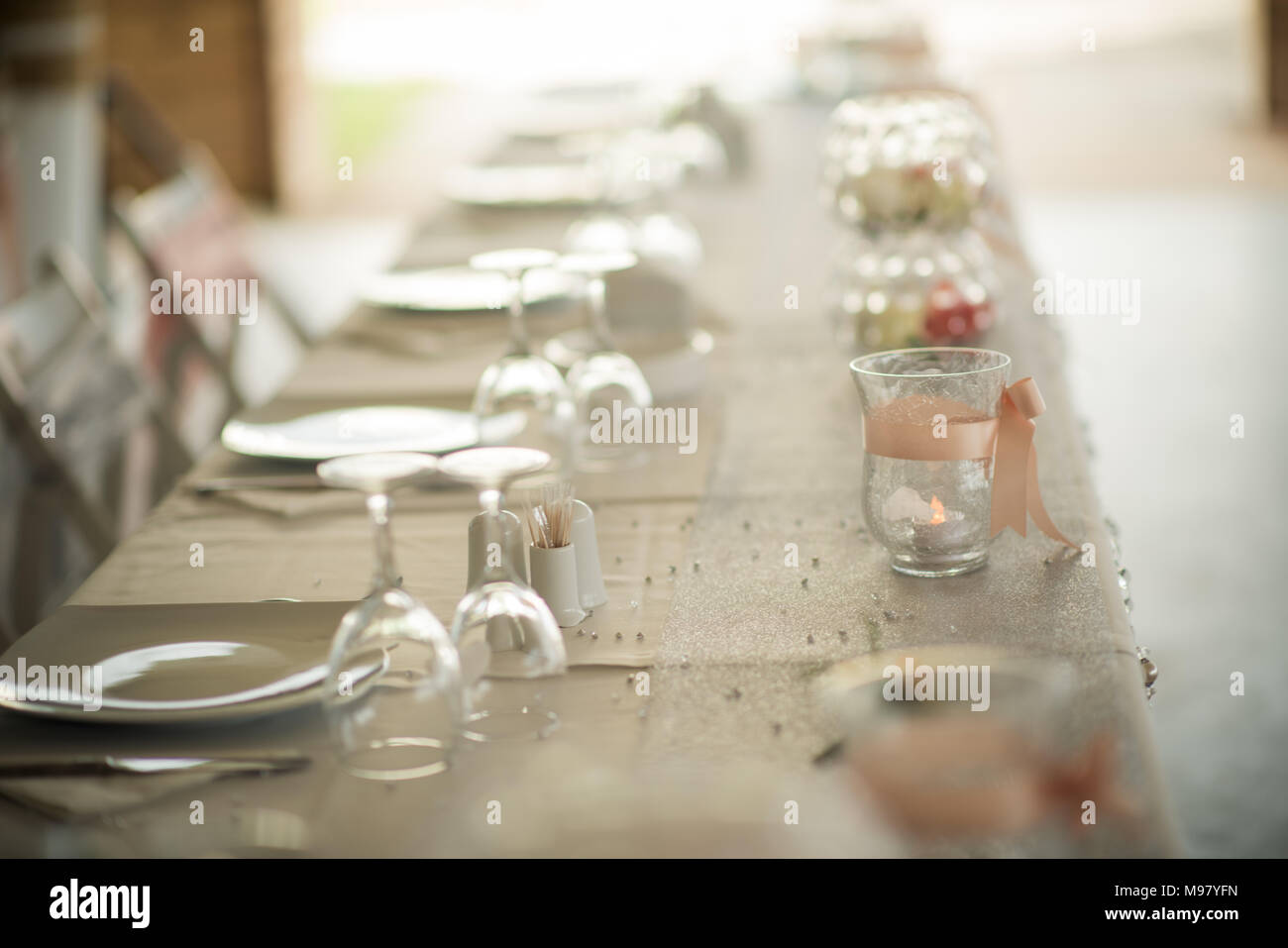 Beautiful table settings for your wedding Stock Photo - Alamy
