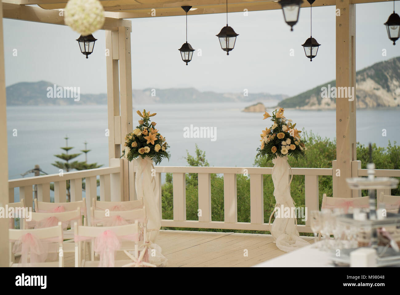 Creative wedding flowers hi-res stock photography and images - Alamy