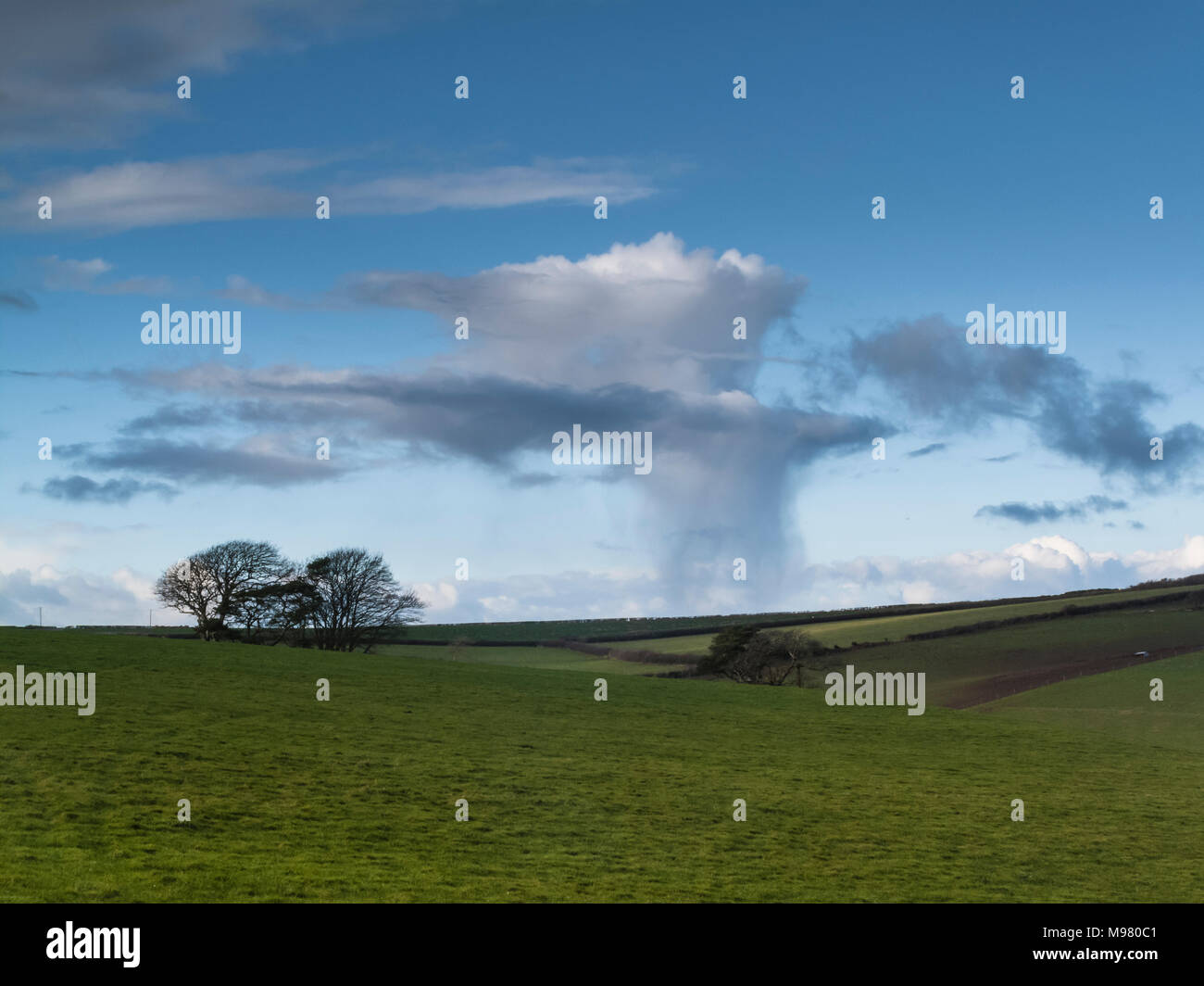 Cumulonimbus rainclouds hi-res stock photography and images - Alamy