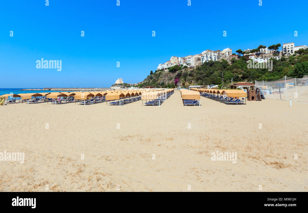 Sperlonga beach hi-res stock photography and images - Alamy