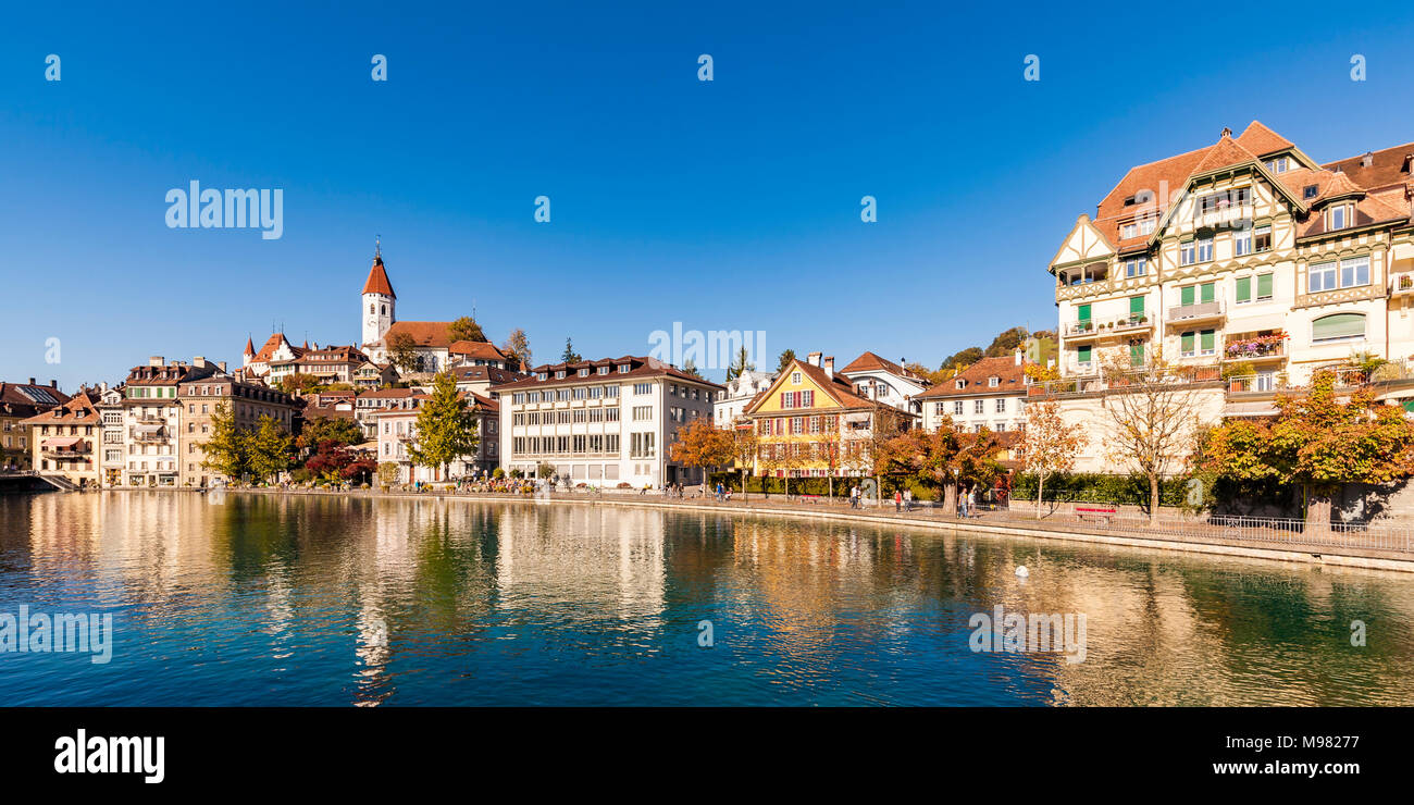 Schweiz, Kanton Bern, Berner Oberland, Thun, Fluss Aare, Altstadt ...