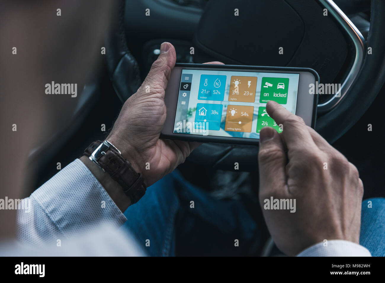 Internet home devices hi-res stock photography and images - Alamy