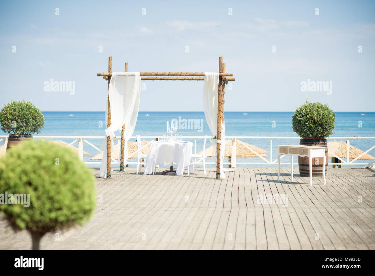 A stunning summer wedding reception Stock Photo - Alamy