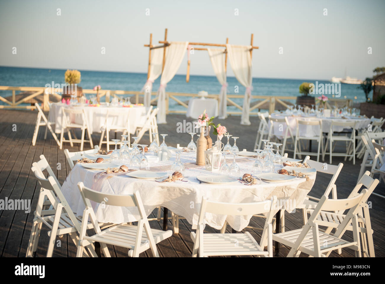 A stunning summer wedding reception Stock Photo - Alamy