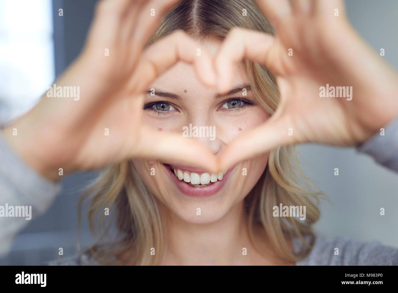 Heart building hi-res stock photography and images - Alamy