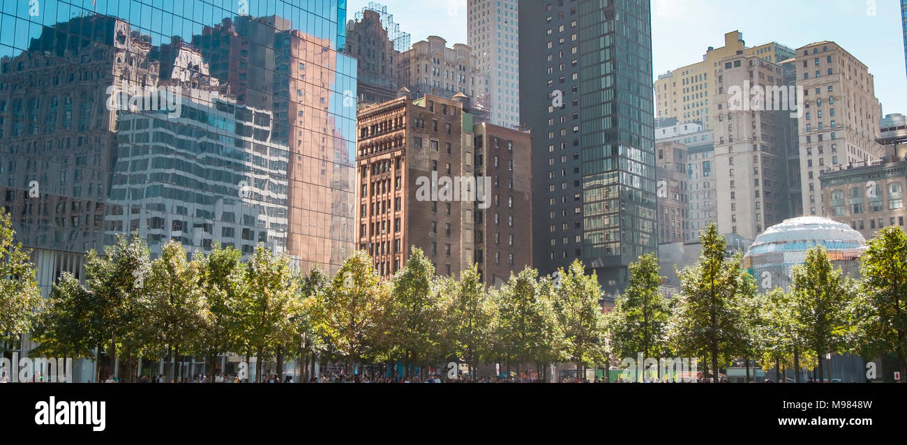 Skyscrapers around 9 11 memorial hi-res stock photography and images ...