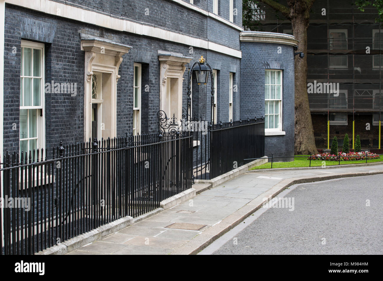 Side entrance to downing street hi-res stock photography and images - Alamy