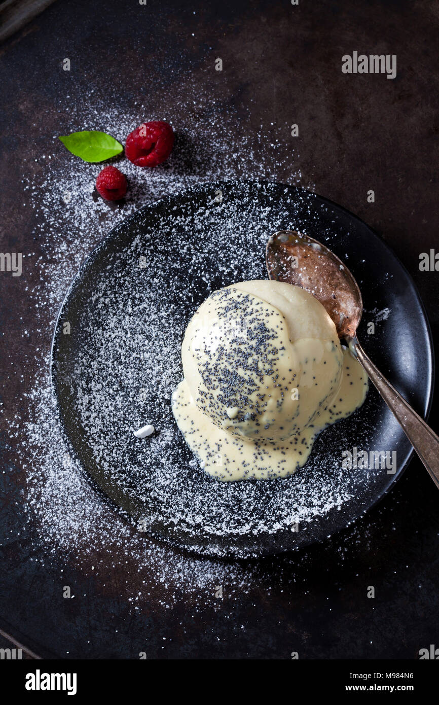 Vanilla leaf hi-res stock photography and images - Alamy