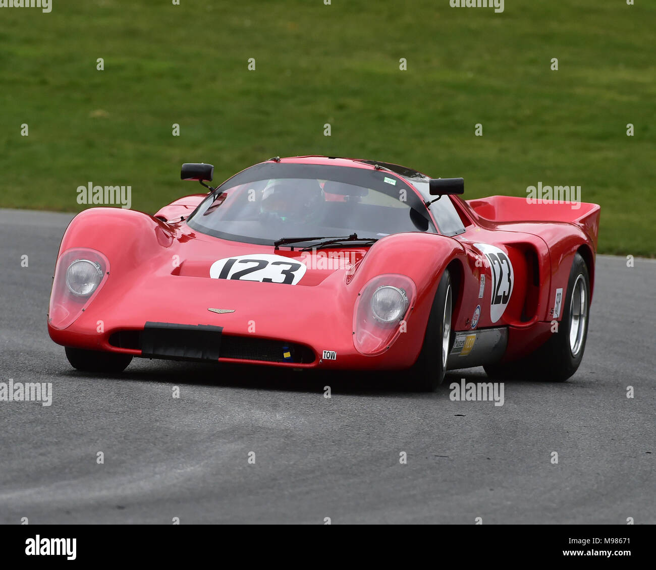 Chevron b16 endurance racing hi-res stock photography and images - Alamy