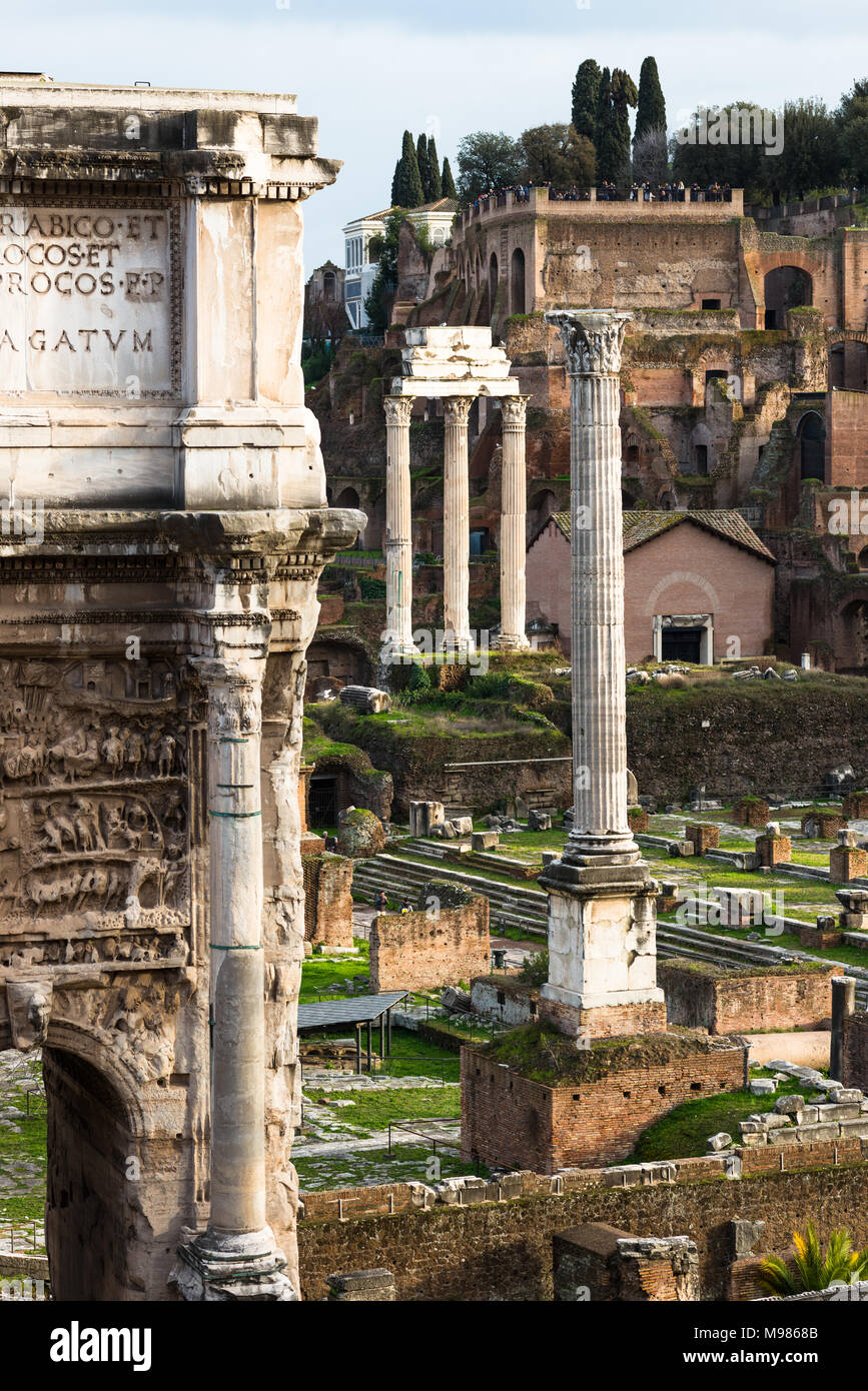 Ruined roman columns hi-res stock photography and images - Alamy