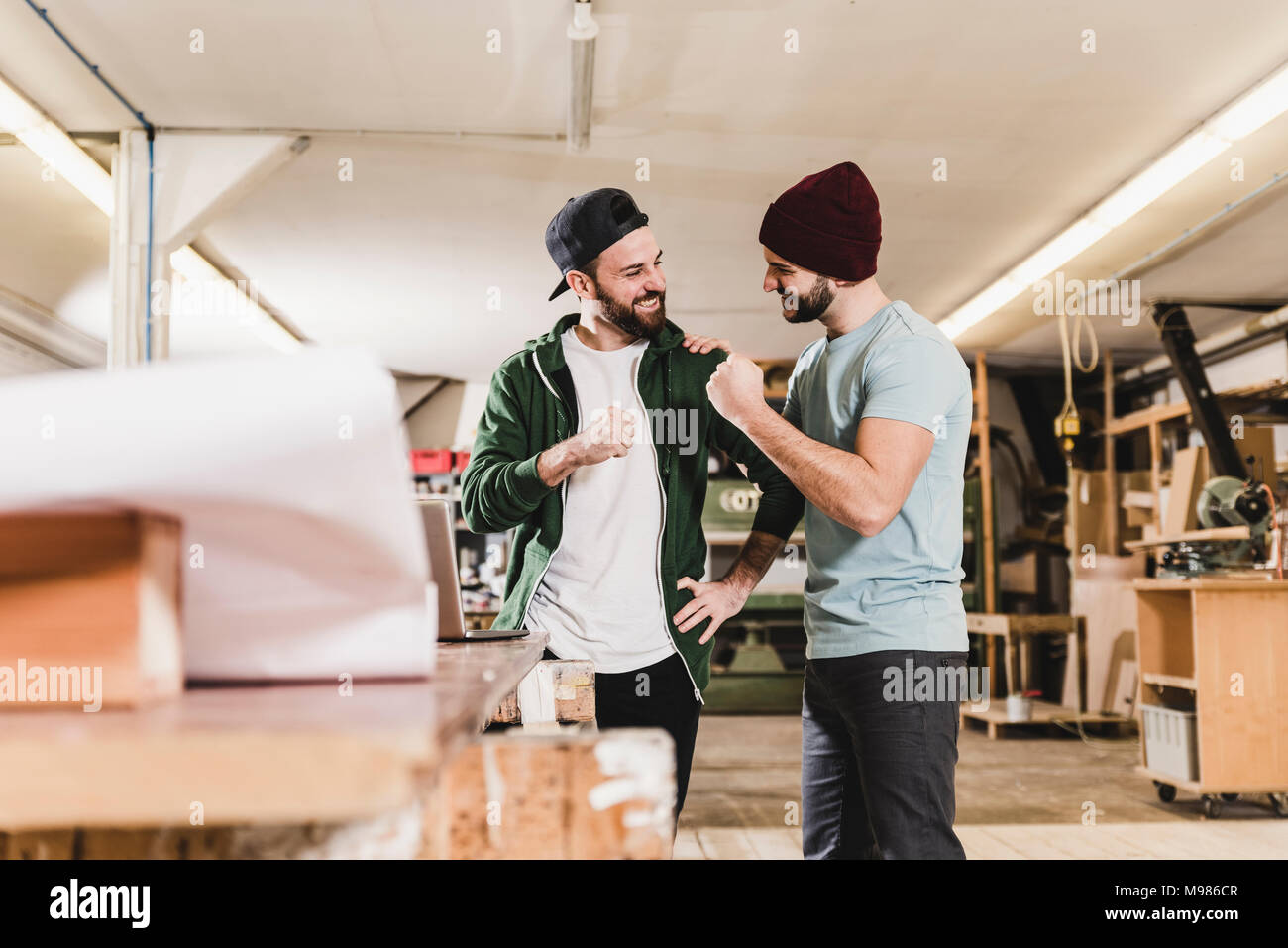 Two men with laptop computer hi-res stock photography and images - Alamy