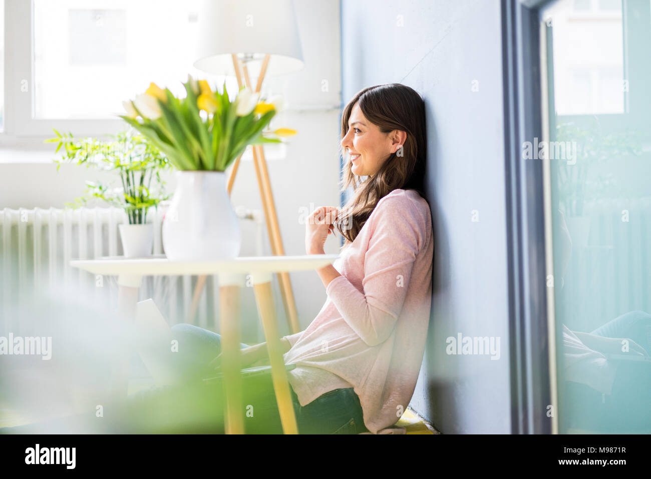 Next to table hi-res stock photography and images - Alamy