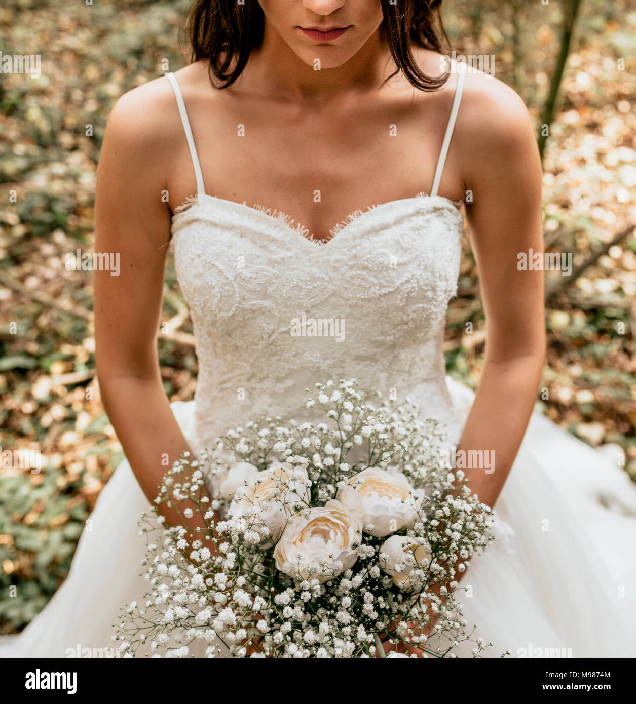 Young bride holding bridal bouquet hi-res stock photography and images ...
