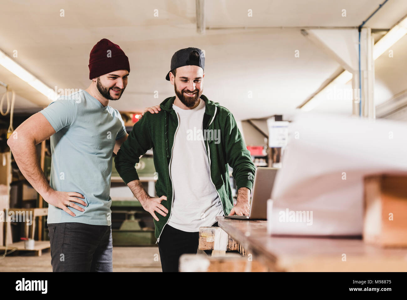 Young men looking hi-res stock photography and images - Alamy