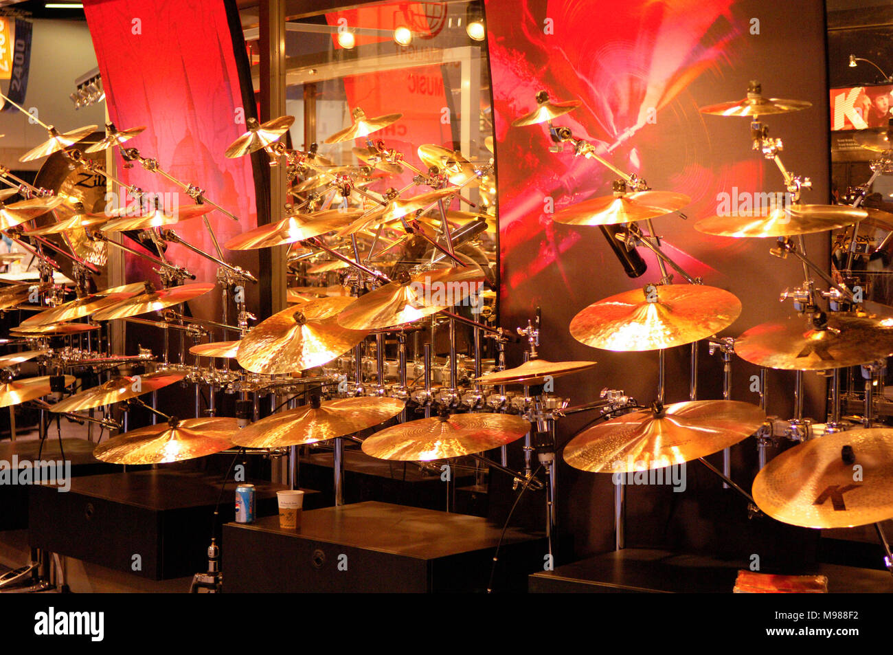 Zildjian symbols hi-res stock photography and images - Alamy