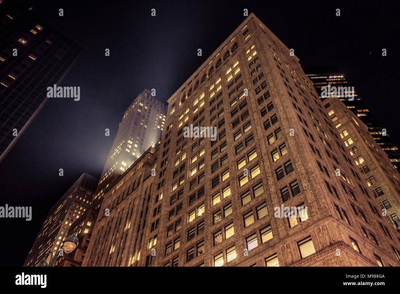 Skyscrapers at night hi-res stock photography and images - Alamy