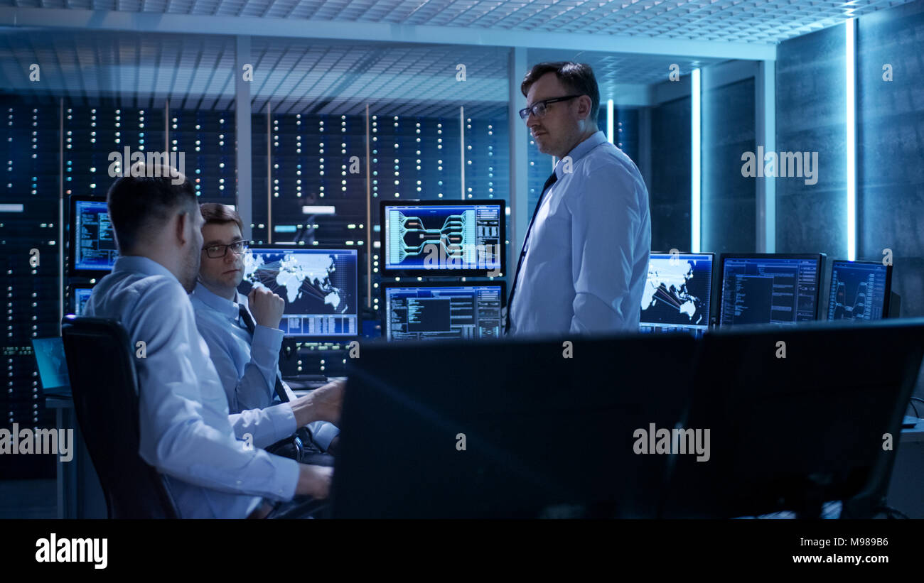 Monitoring system computer hi-res stock photography and images - Alamy