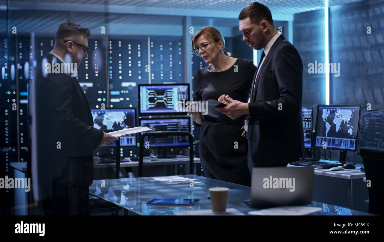 Interactive screens hi-res stock photography and images - Alamy