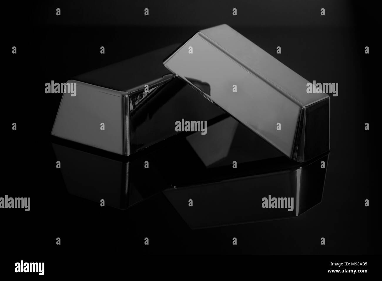 Silver bars bank vault hi-res stock photography and images - Alamy